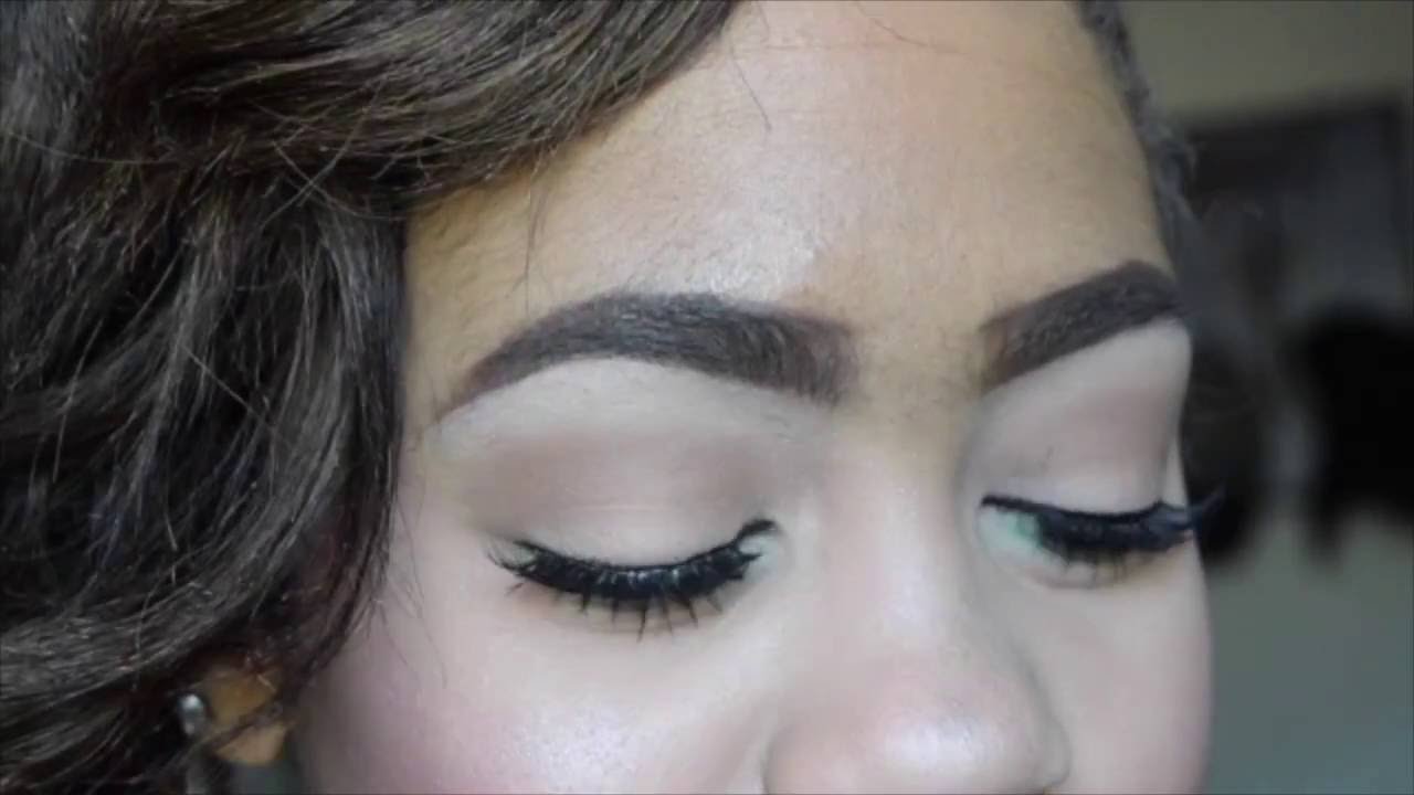 Green Smoked Out Lower Lash Line - YouTube