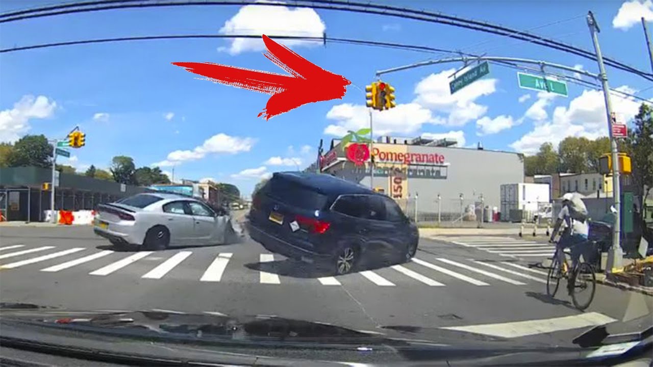 Red Light Runners | Car Crash Compilation of 2021 - YouTube