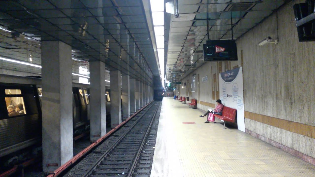 Rama metrou Iva Astra la Mihai Bravu, 05.11.2015 - YouTube