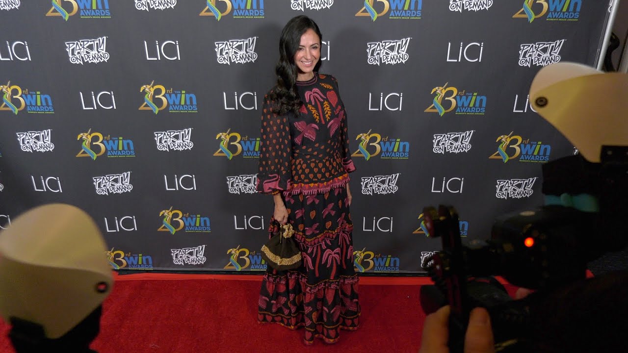 Jessica DiCicco 23rd Women's Image Awards Red Carpet Fashion! - YouTube