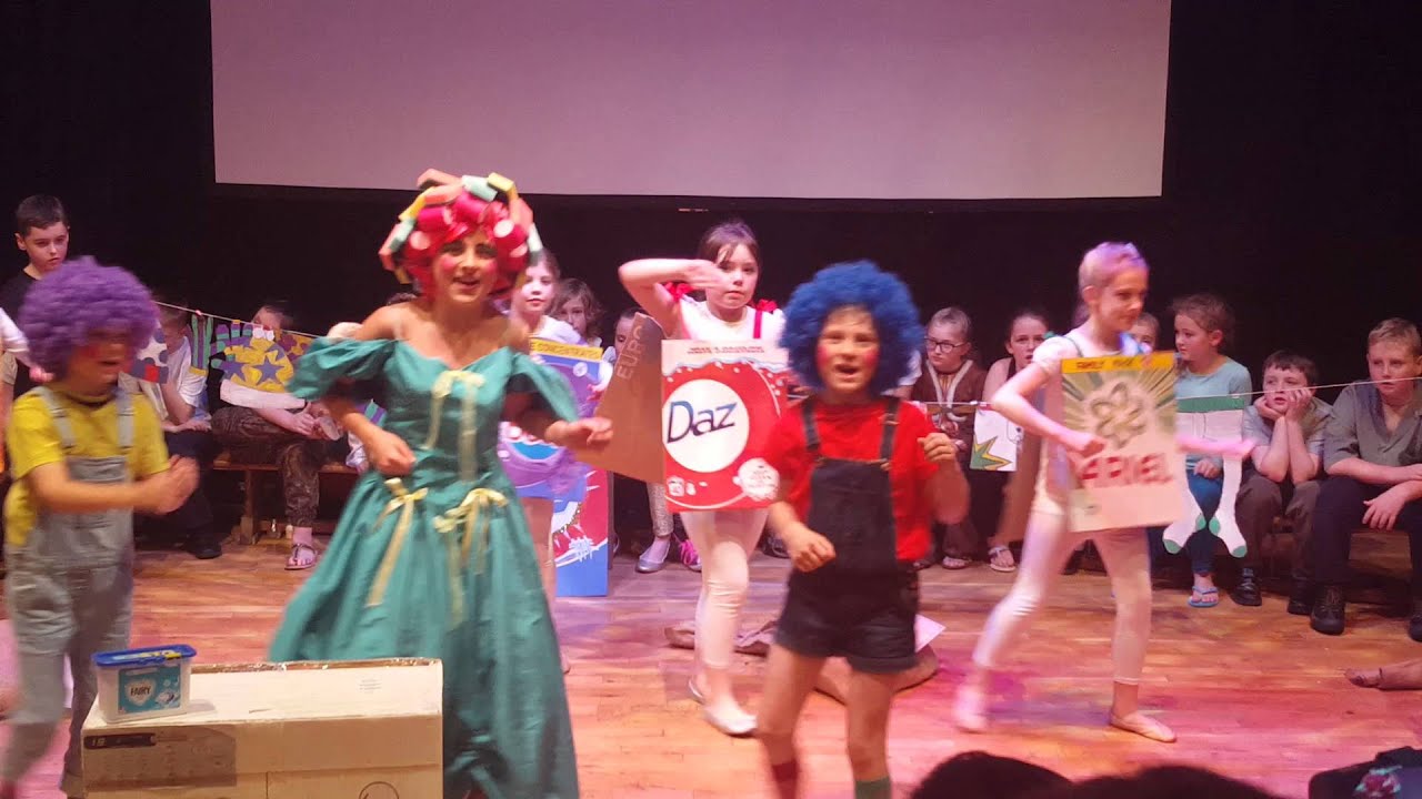 Aladdin trouble pantomime - YouTube