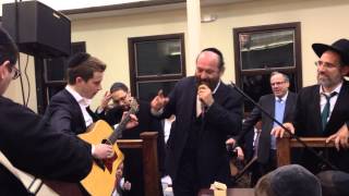 Yehuda Green - Kol Haolam Kulo - 1-4-14 Chords - Chordify