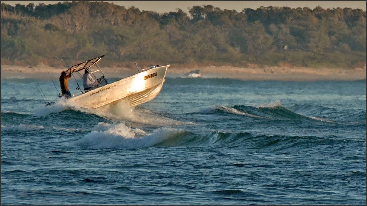 The Noosa Bar and Main Beach. Wednesday morning, April 12, 2023. - YouTube