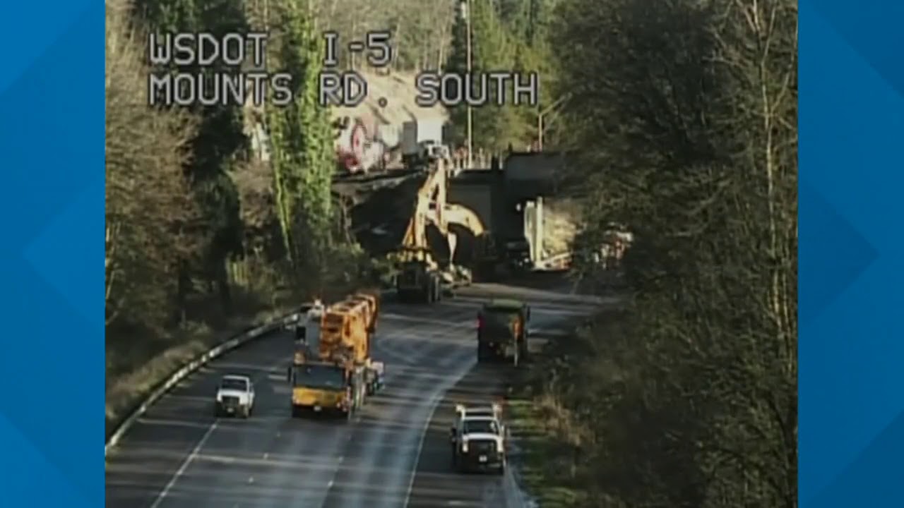 A time-lapse look as WSDOT crews clean derailment debris - YouTube