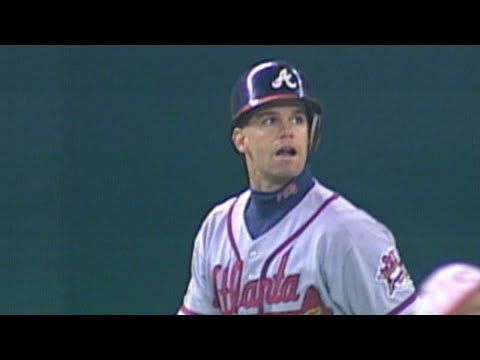 1995 NLCS Gm2: Lopez hits three-run homer in 10th