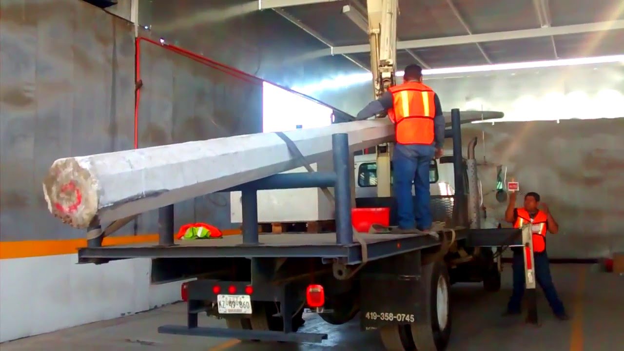 Maniobra Poste de Concreto General de Electricidad - YouTube