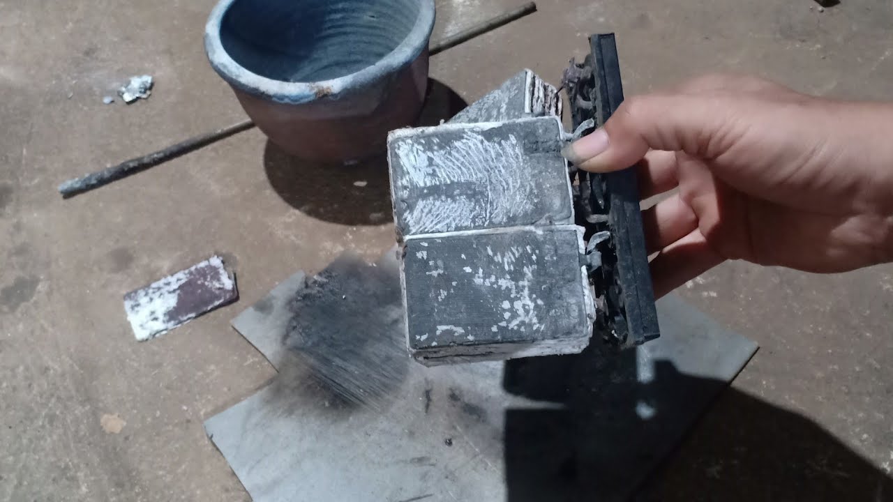 Melebur timah aki/accu/batre bekas. - YouTube