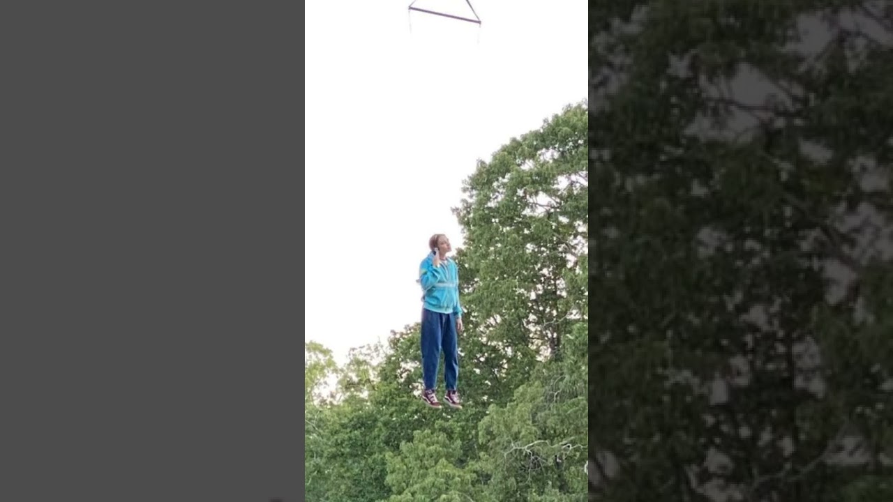 Max Floating Behind the Scenes Stranger Things Season 4 Photos Sadie ...