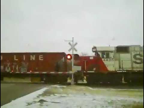 Canadian Pacific 4433 (GP38-2) EB Local (1-12-2012) - YouTube