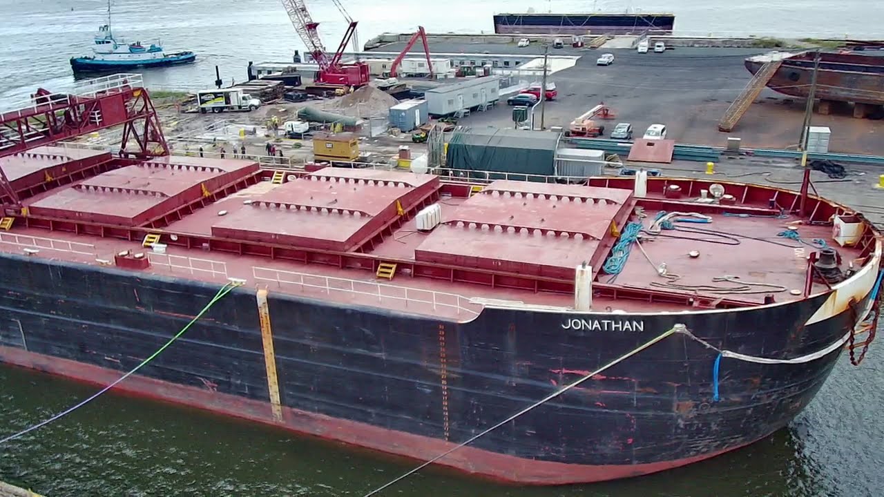 Cape Edmont Undocking / Jonathan Barge Docking - YouTube