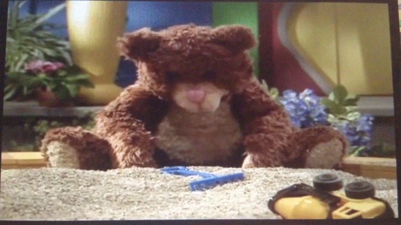 Caillou Presents Puppet Segments Episode 32 - YouTube