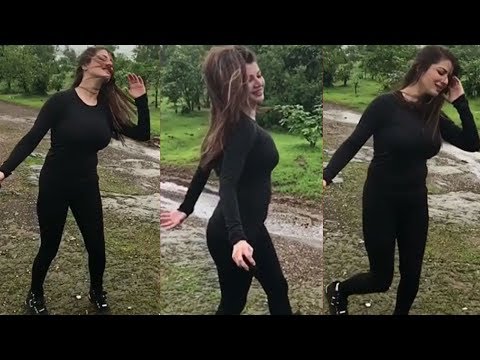 Kainat Arora Slow Motion Video