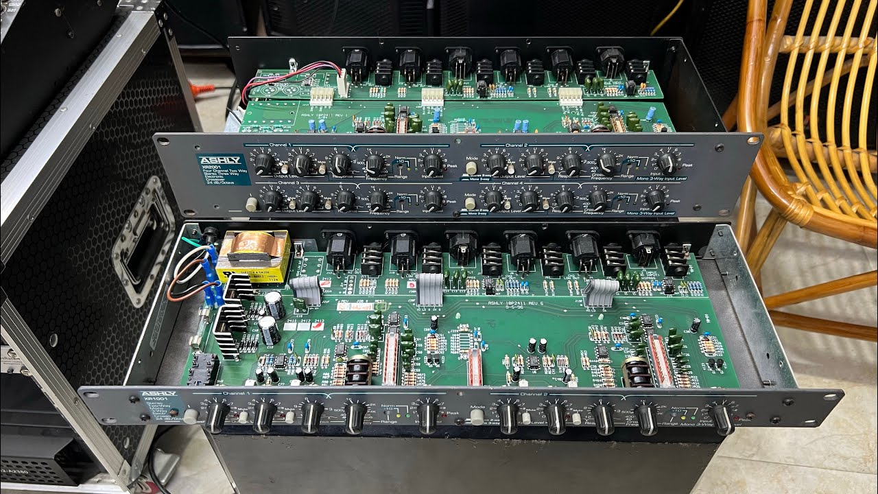 Crossover Ashly xr1001 2001 cốt cơ bãi made in USA - YouTube