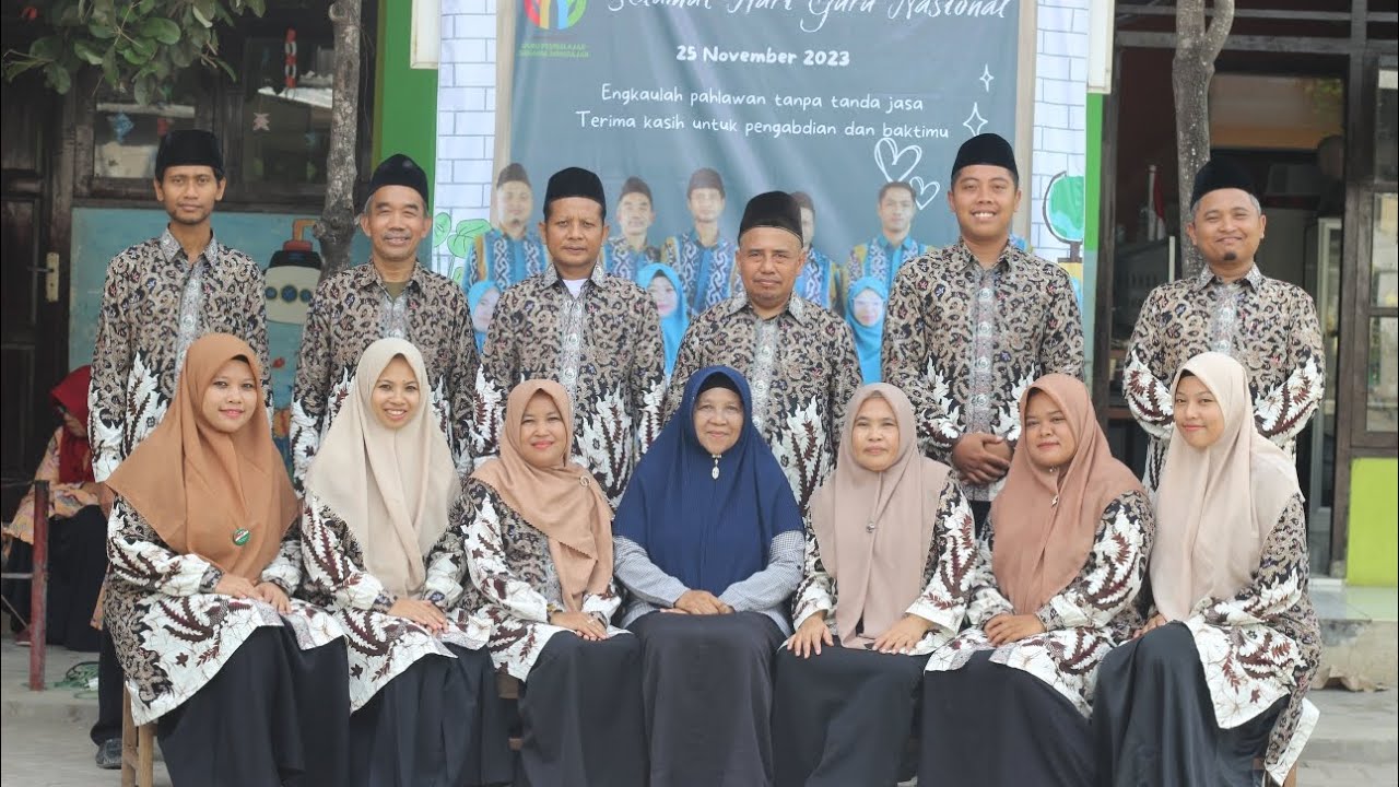 HARI GURU NASIONAL 2023 - MI AL-MA'HAD ROUDLOTUL HUDA SUKOHARJO - YouTube