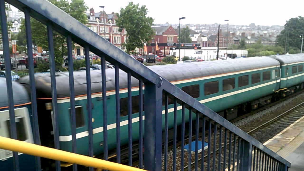 Class 37 at Barry train station! - YouTube
