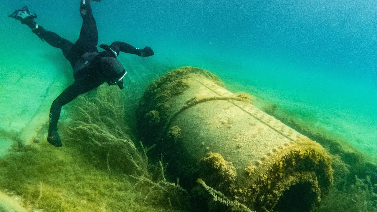 Freediving a Lake Michigan Shipwreck - YouTube