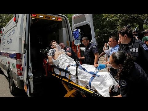 Central Park'ta görünmez kaza: Havai fişeğe basıp yaralandı