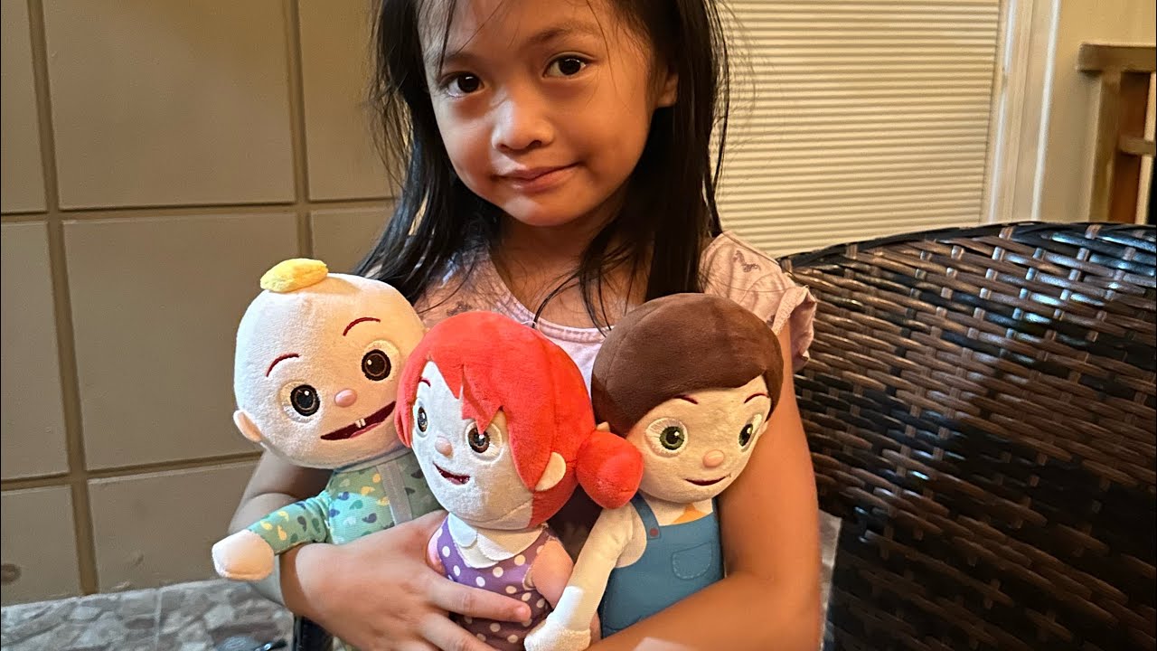 Cocomelon!! Meet Jayjay, Yoyo & TomTom - YouTube
