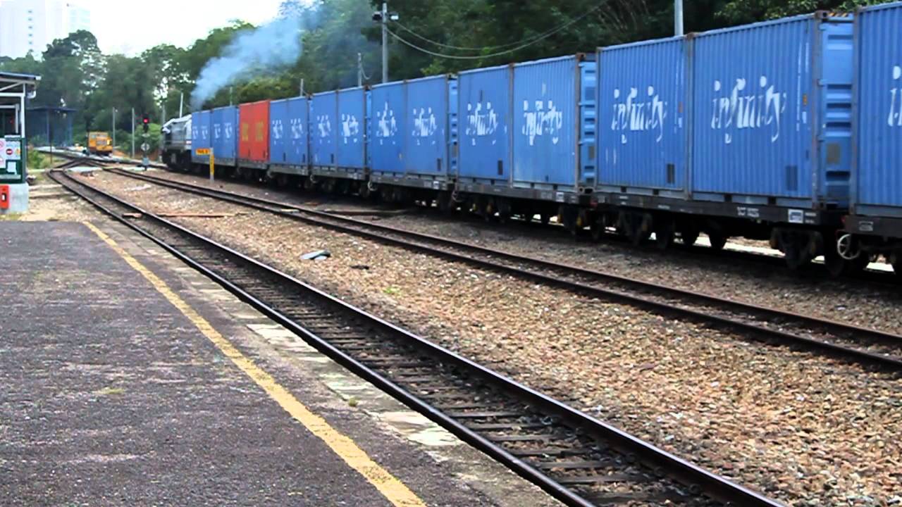 [KTM Kargo] Class 26 '26116 Tanjung Selatai' With Freight Train No. 162 ...