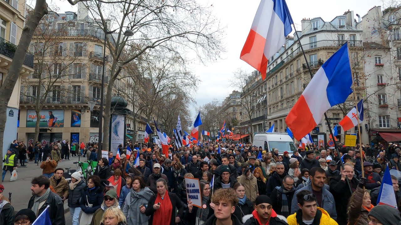 Manifestation de la "Marche nationale pour la Paix" à Paris le Dimanche ...