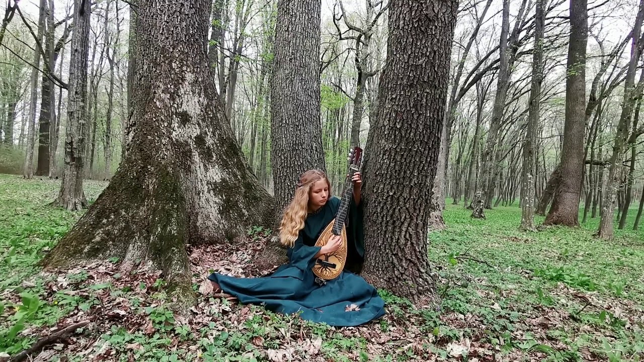 Medieval singing in the forest - YouTube