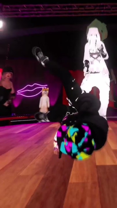 #fullbodytracking #virtualreality #technology #vrchat #breakdance #gaming #quest2 #tech - YouTube