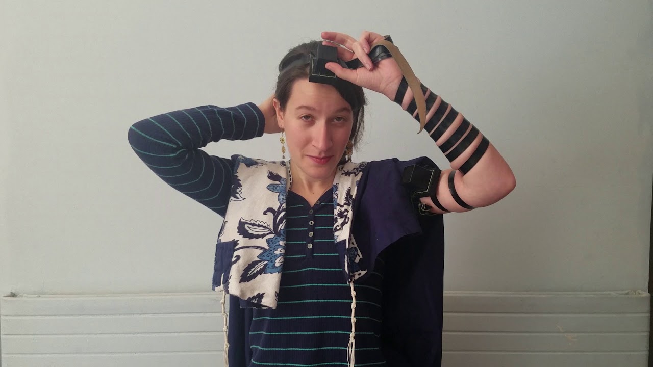 Tefillin Wraping Workshop - Women of the Wall - YouTube