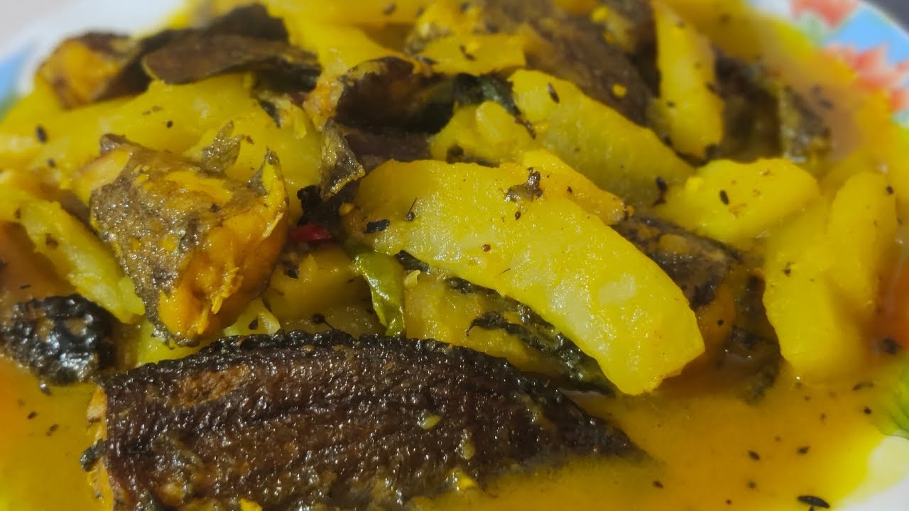 পেঁপে আলু দিয়ে টাটকা জিওল মাছের স্বাস্থ্যকর পাতলা ঝোল# Jiol macher ...