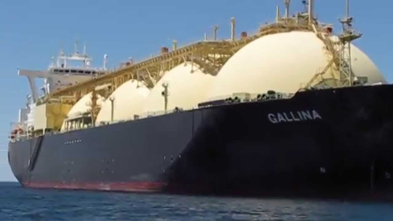 Inspección y limpieza de tomas de mar de buque gasero - YouTube