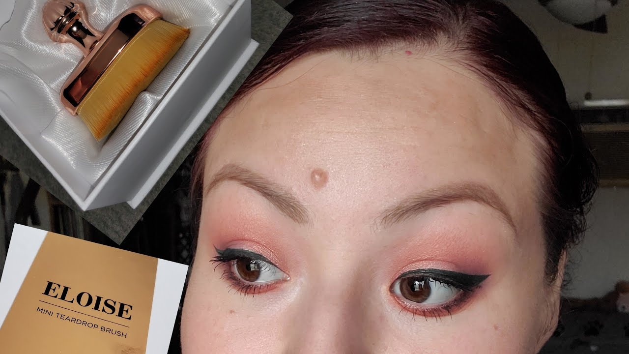 Eloise Beauty Rose Gold Tear Drop Brush Review. - YouTube