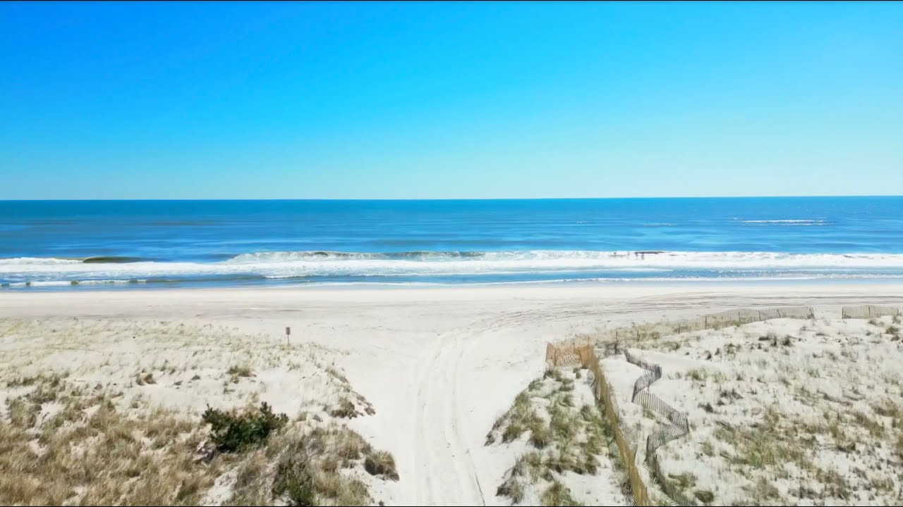Southampton, NY's Serene Road D Beach - YouTube