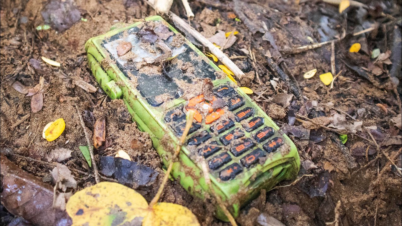 FIND OLD ARMY PHONE IN RIVER || Restoration old phone - YouTube