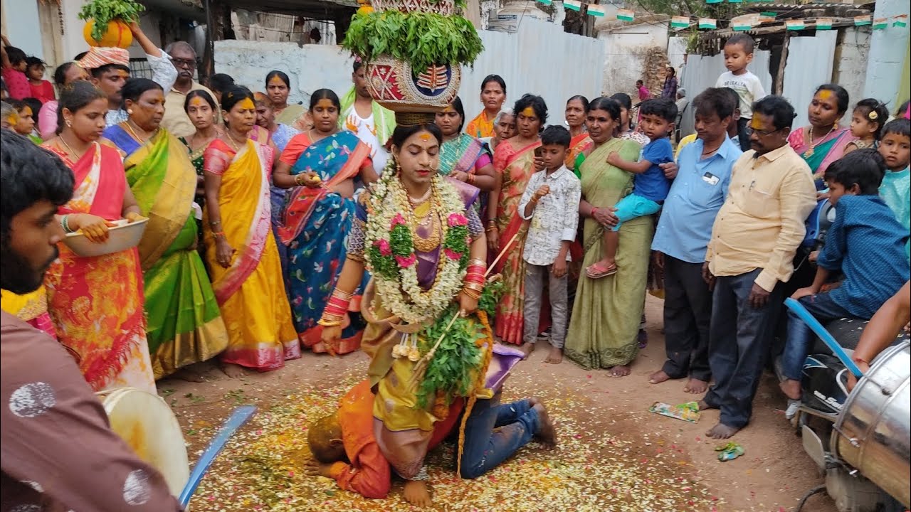 Rakesh Bonam At Osmania University Bonalu 2023 | Rakesh Anna Bonalu ...