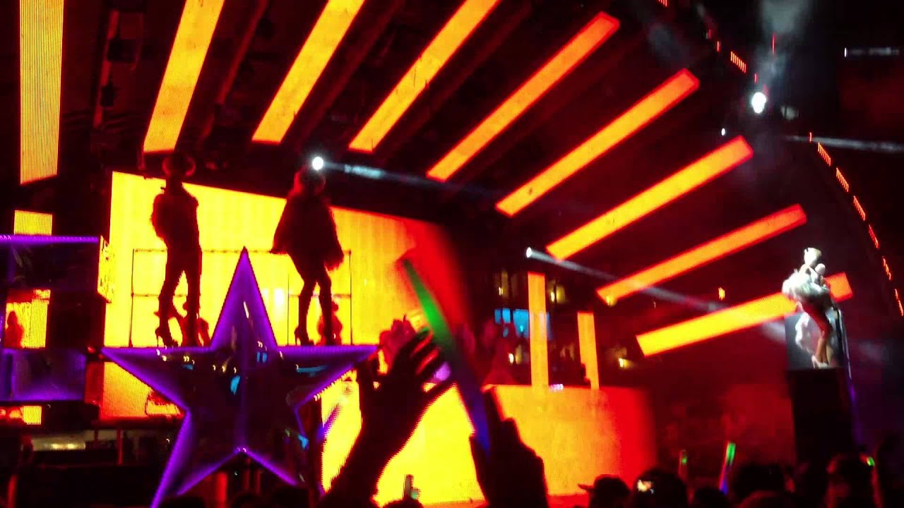 David Guetta play "Eat Sleep Rave Repeat" live @ Ushuaia Ibiza 2013 ...