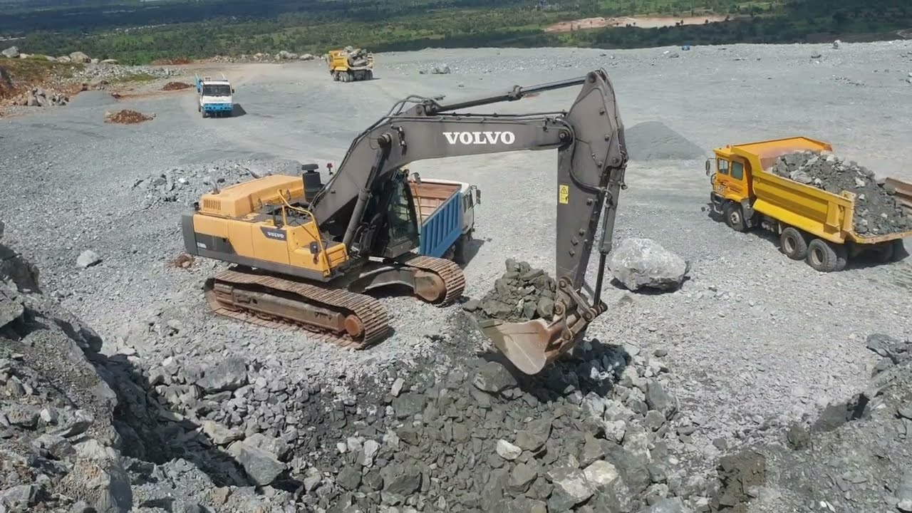 Incredible VOLVO EC480 loading hard mountain rocks to the heavy Tonly ...