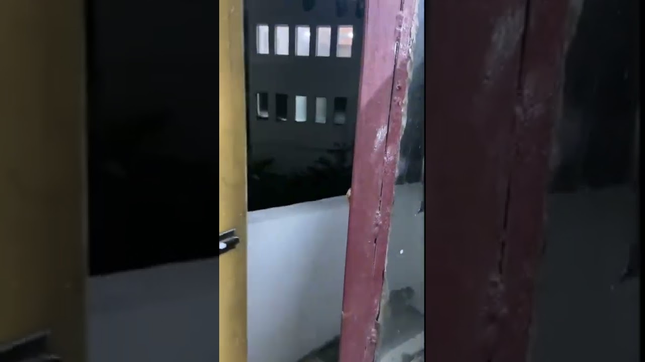 My hostel room tour - YouTube