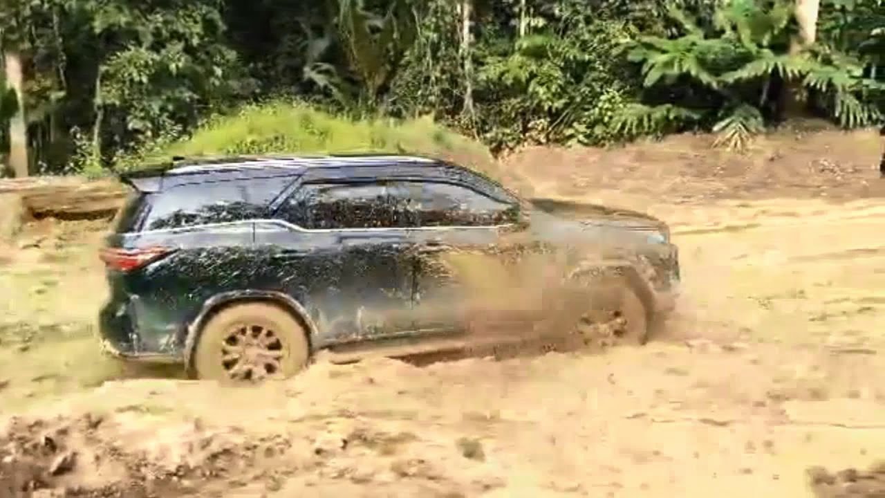 Toyota Fortuner | Mitsubishi Pajero | Triton and Hilux In Mud Route ...