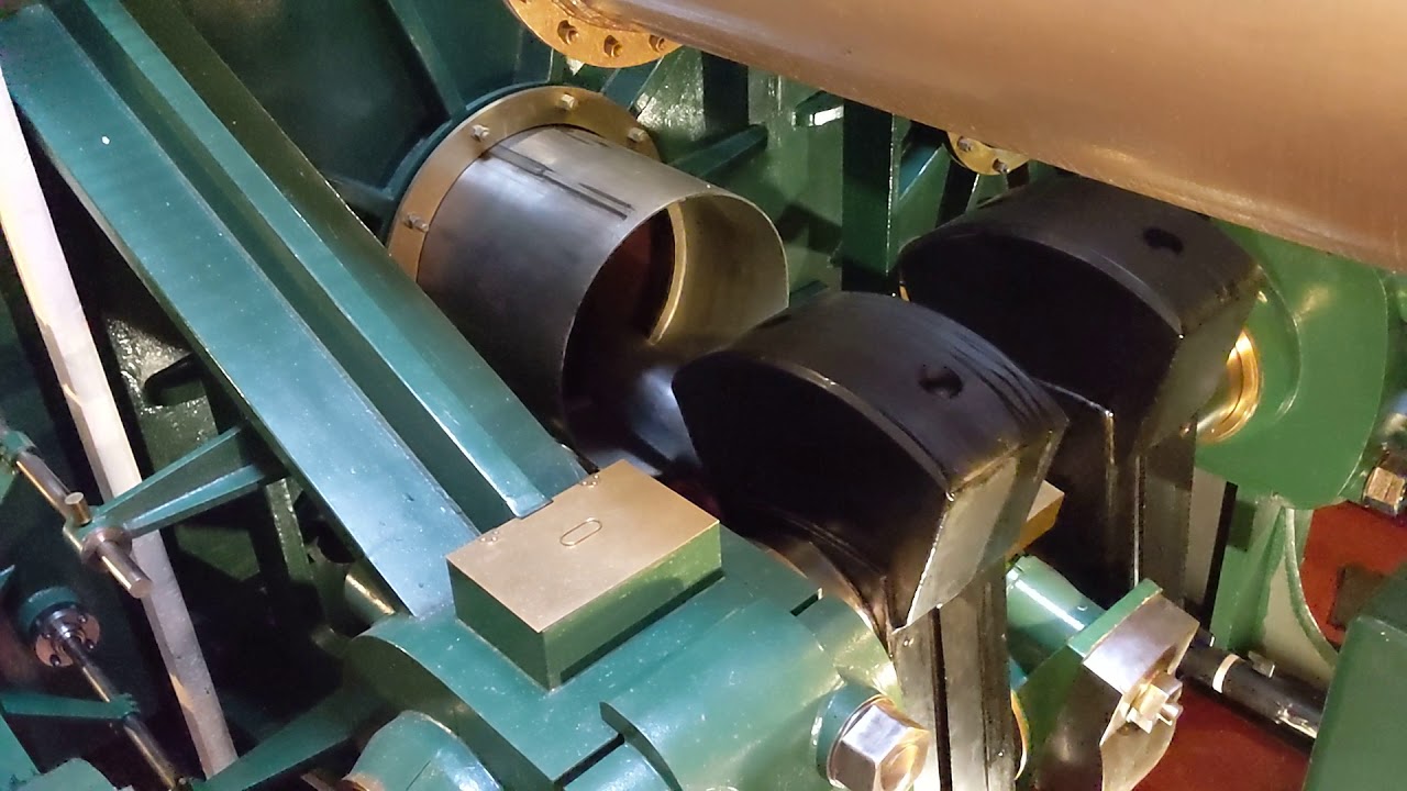 HMS Warrior 1860 reproduction steam engine - YouTube