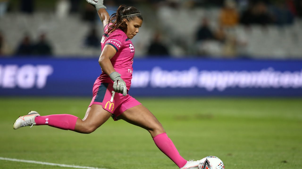 Jada Whyman's family at the Grand Final - YouTube