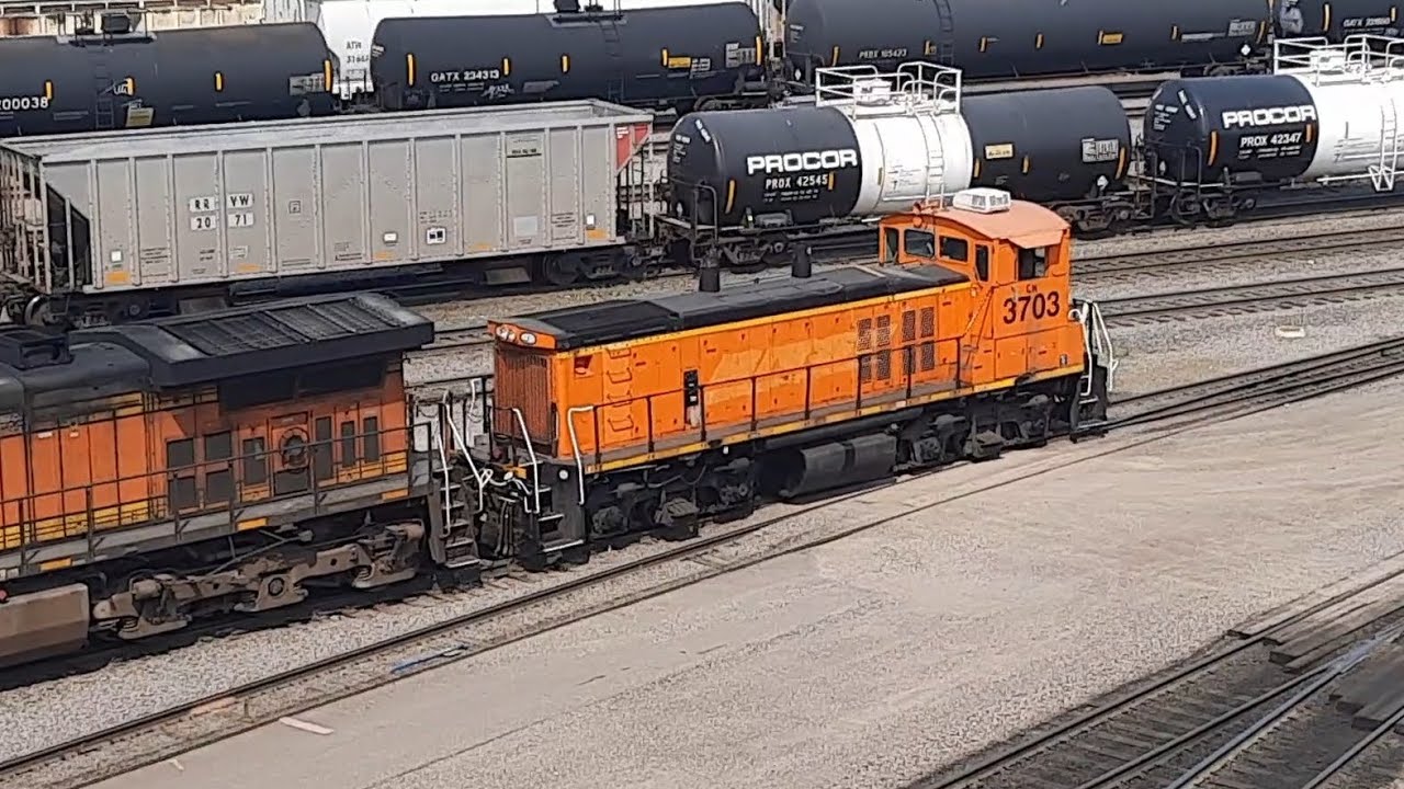 SW1500 Yard Goat Sorts and Spots Locomotives at BNSF's Northtown Engine ...