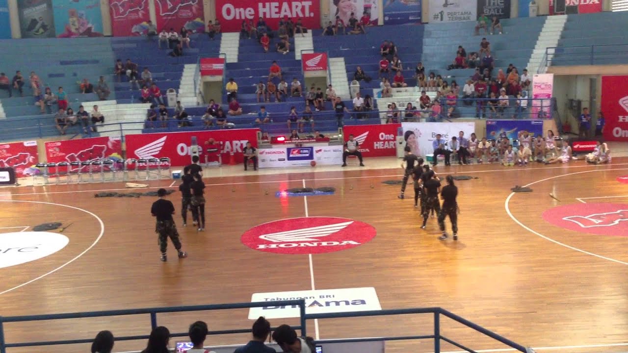 RVDanceCrew Theresiana 1 DBL SEMARANG 2014 - YouTube