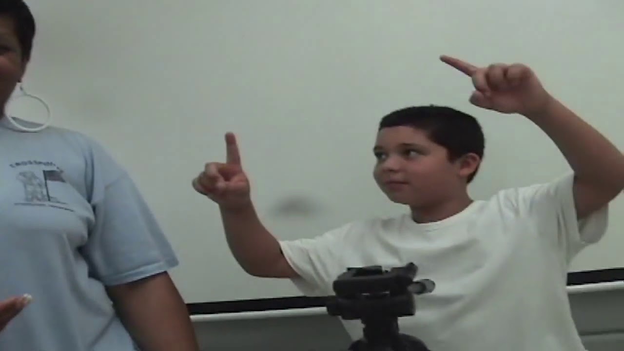 Crosspointe Elementary School Lights, Camera Action Tripod Set Up Demo ...