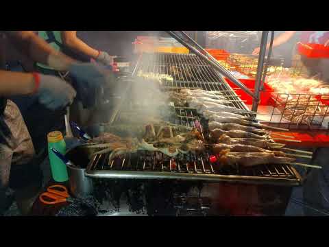 Taiwan barbecue stall - YouTube