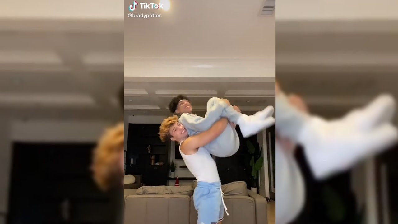 Brady and Larray couple goals for days💕 - YouTube