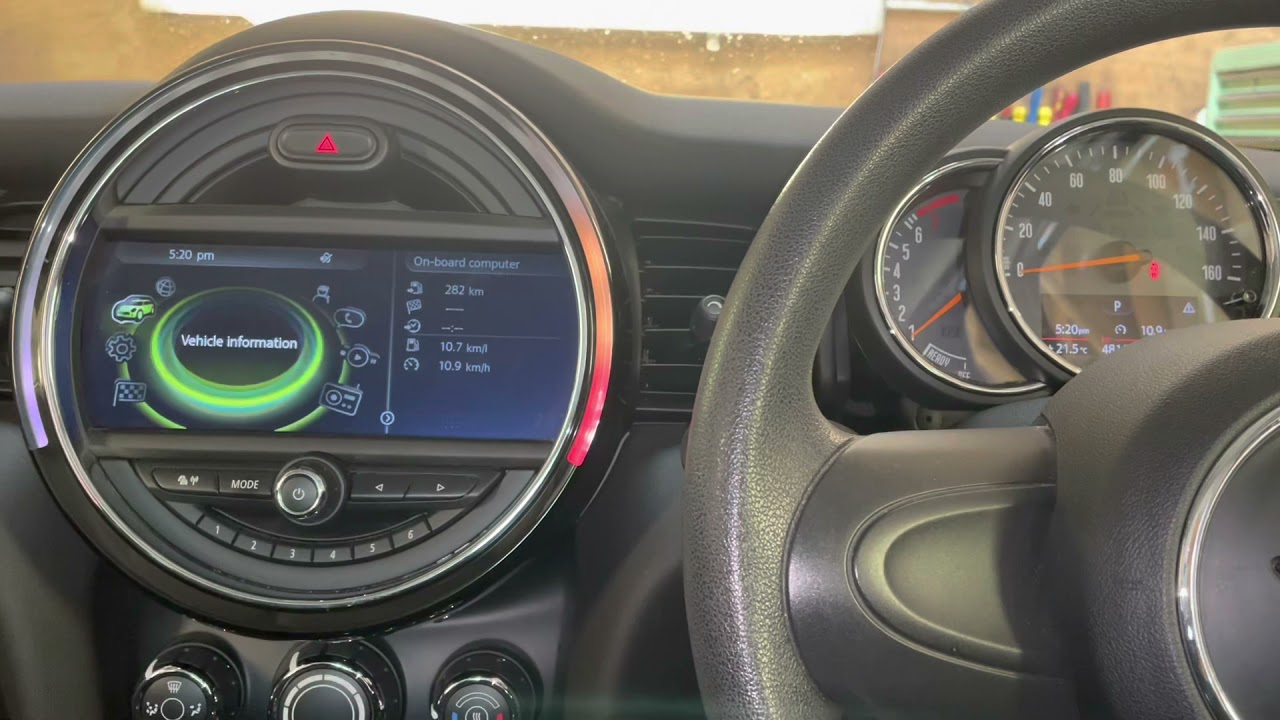 Mini One 2015 key fob remote battery removal replacement CR2032 - YouTube