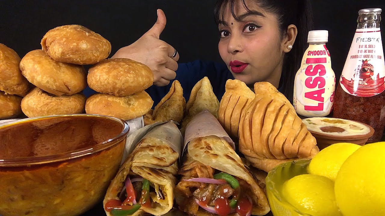 EATING SABJI KACHODI,ALOO SAMOSA,CHINESE SAMOSA,KALEJI ROLL,RAJBHOG ...