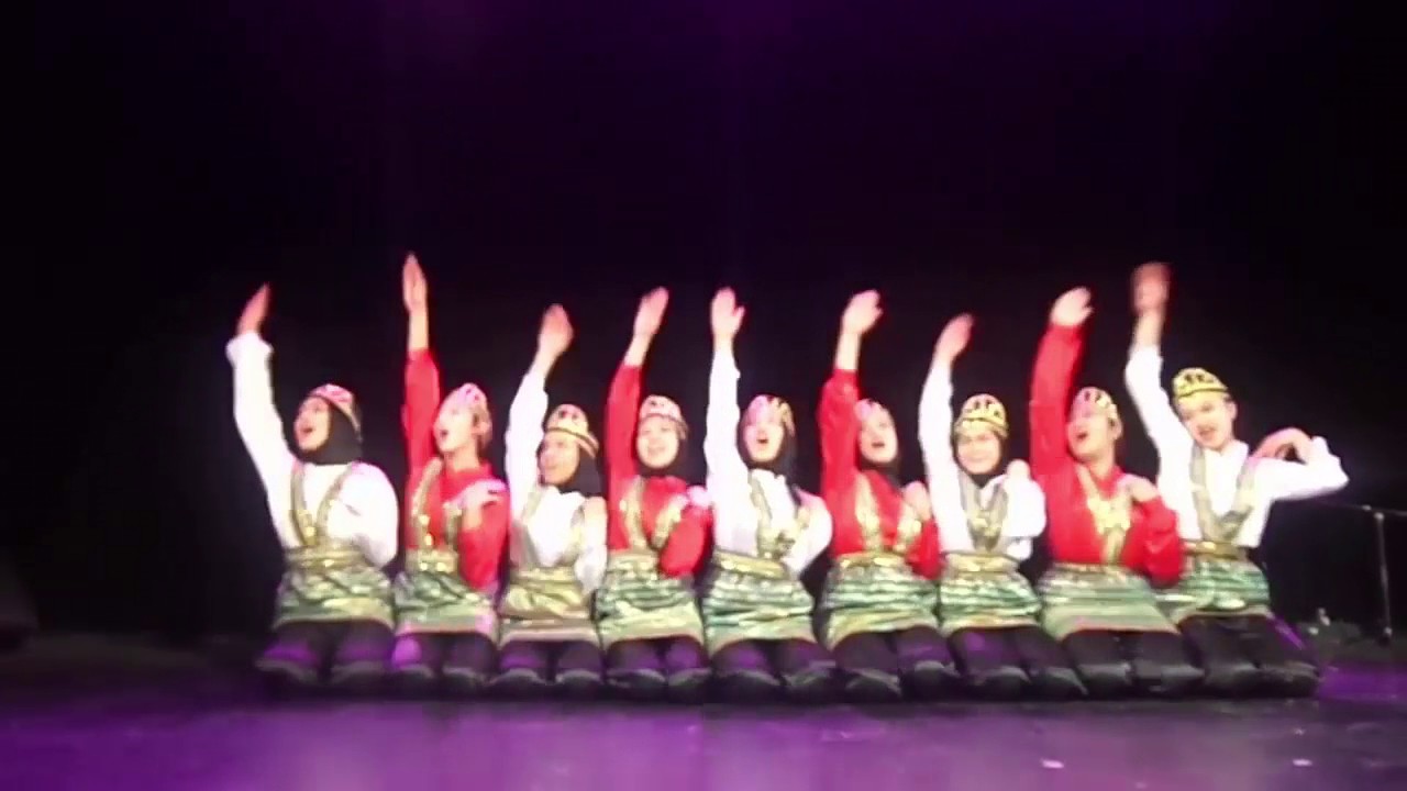 Traditional Dance - Tari Saman - Aceh Culture 1 - YouTube