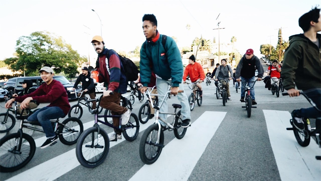 HUGE BMX MOB STREET SWARM! - YouTube