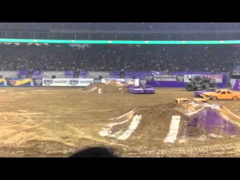 Monster jam Houston tx 2016 - YouTube