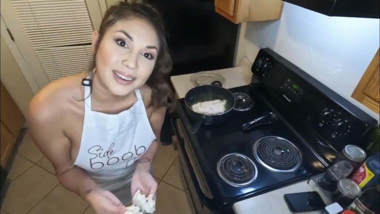 Side Boob Kitchen Chicken Fried Chicken And Gravy Youtube